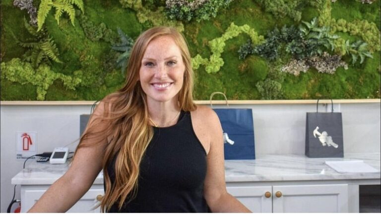 Mina Starsiak Hawk HGTV Update: Age, Net Worth, Married Life, Salary ...