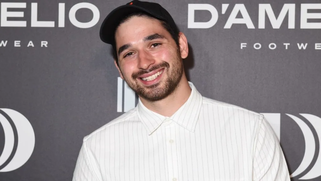 Alan Bersten Net Worth 2025: Age, Height, Weight, Salary, Girlfriend ...