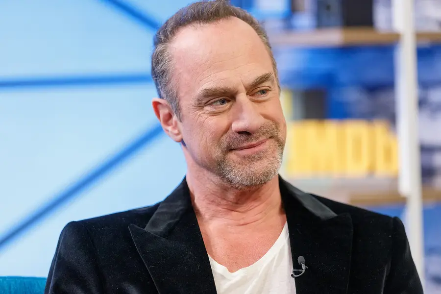Christopher Meloni Net Worth 2025: Age, Height, Weight, Married Life ...