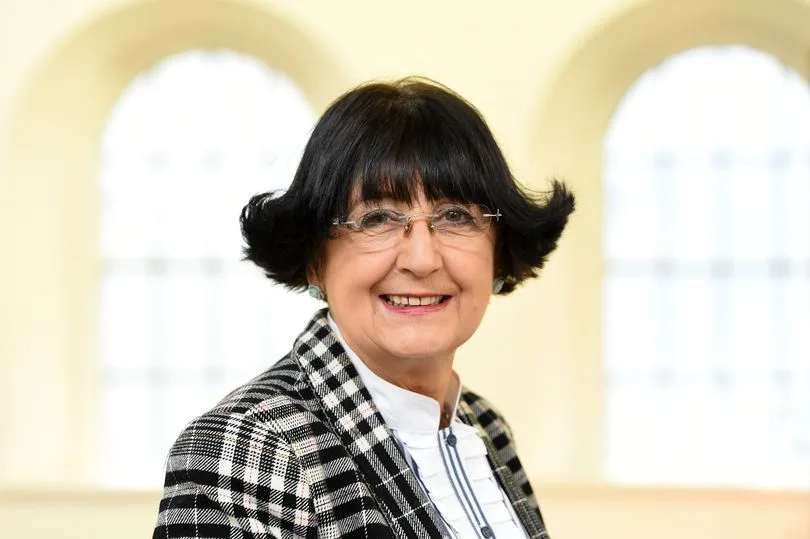 Is Anita Manning Married? Exploring Her Husband, Children, Net Worth ...