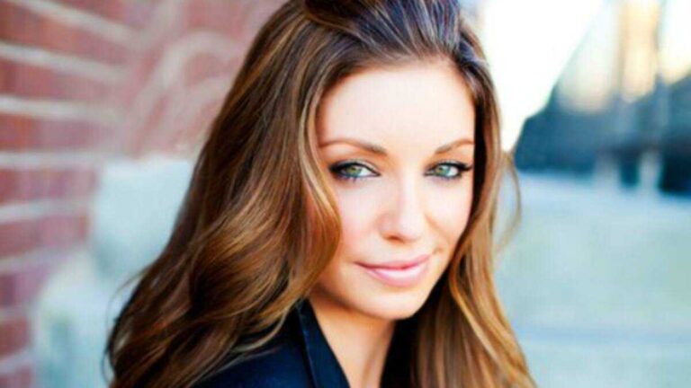 Bianca Kajlich: Age, Net Worth, Married Life, Height, Weight, and More ...