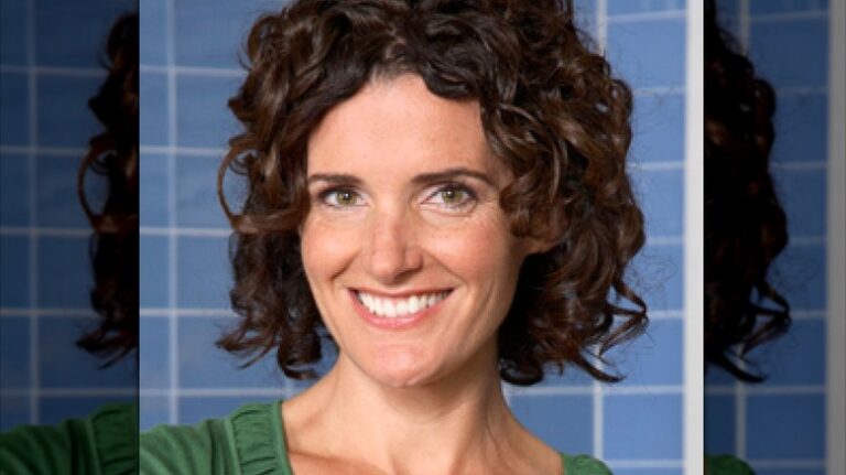 Amy Finley: Age, Net Worth, Married Life, Salary, Height, Weight, and ...
