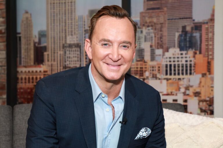 Clinton Kelly Age, Net Worth, Married Life, Salary, Height, Weight ...